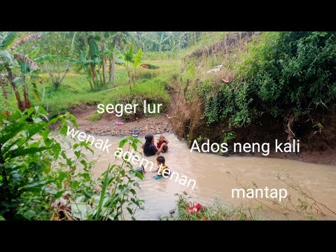 MANDI DI KALI BELAKANG RUMAH