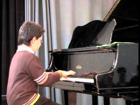 Légrádi Levente - zongora 2.évf, tanára Aubrechtné Fehér Edit - YouTube