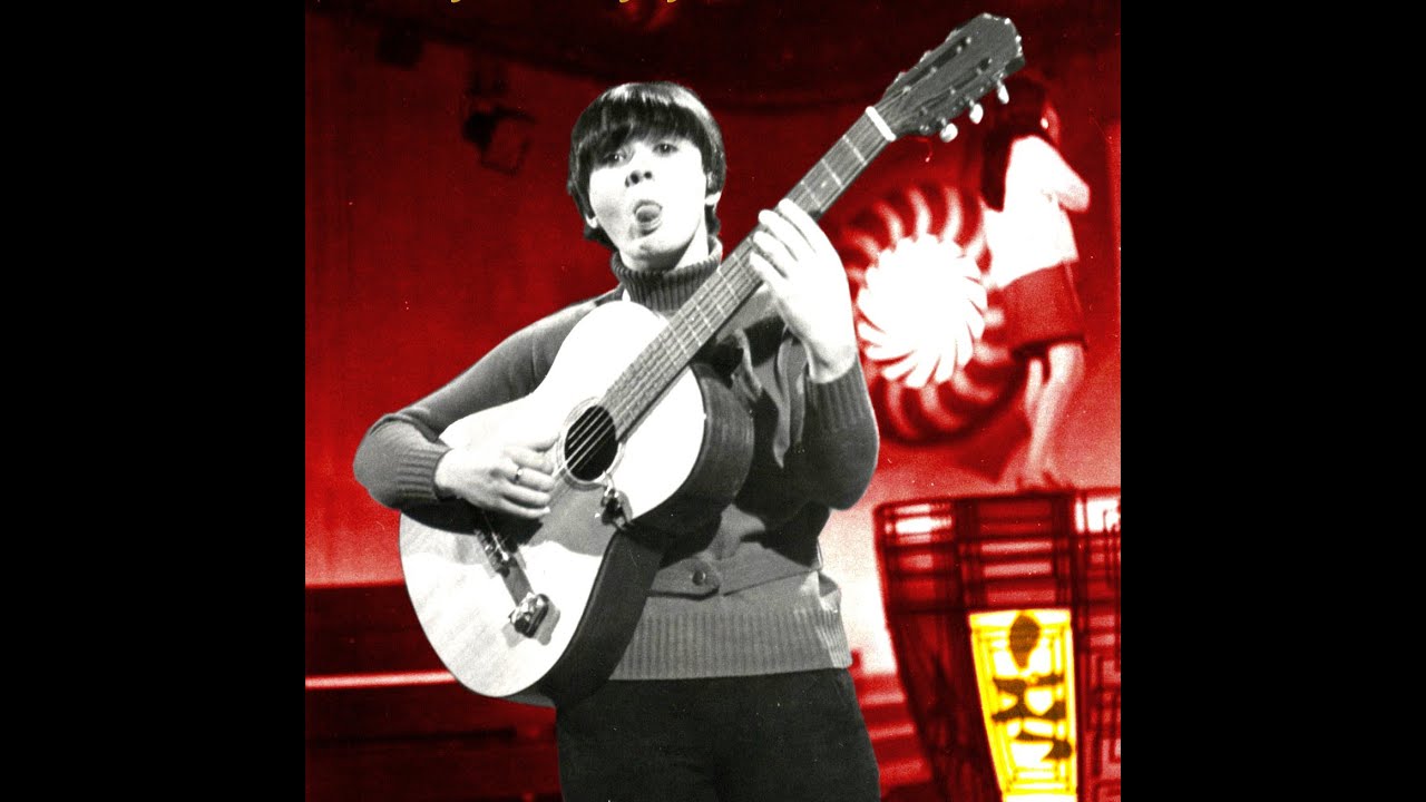 Karo ( Caroline Vallée ) Va t-en - 45 tours: Vedettes 1967 - YouTube