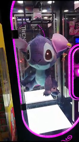 Stitch on claw machine #shorts - YouTube
