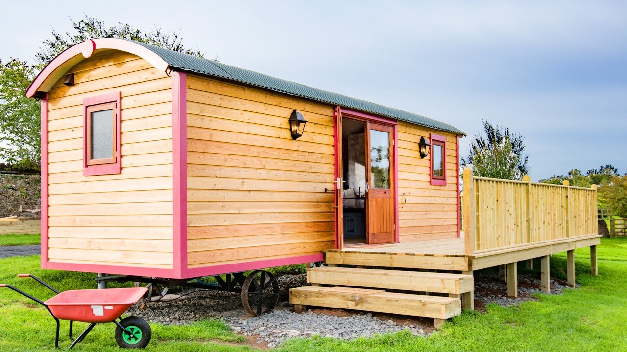The Most Two Rustic And Romantic Shepherd's Huts | Living Design Tiny ...