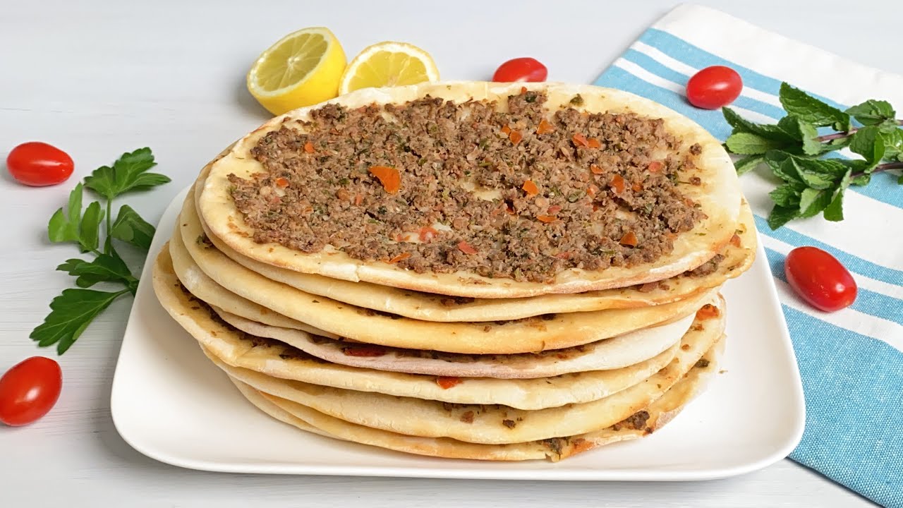 pizza à la viande hachée ( lahmacun )sfiha syrienne / صفيحة شامية ...