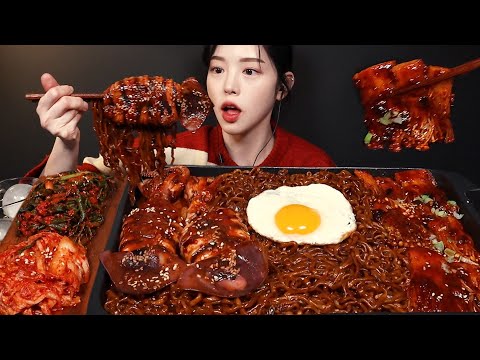 SUB)꾸덕촉촉 짜파게티에 매운 마라오징어 팽이버섯 넣어서 먹방! 파김치 겉절이까지 짜장라면 꿀조합 리얼사운드 Mala Chapagetti Mukbang Asmr