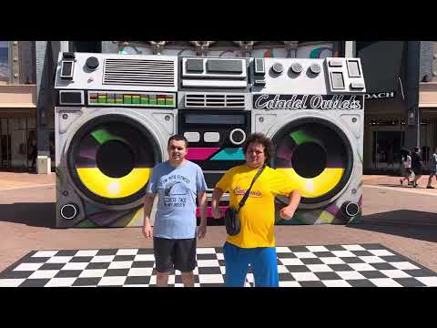 World's Biggest Boombox! at Citadel Outlets. - YouTube