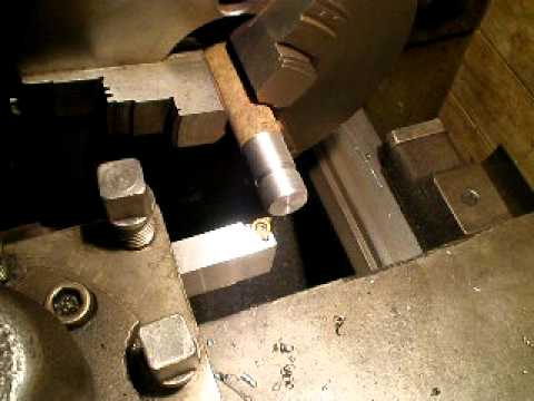 Thread Cutting on Lathe 1K62 with homemade single point threat cutter ...