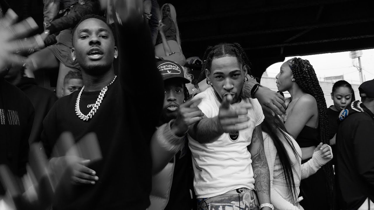 BUSSIN (feat. Smoove'L)