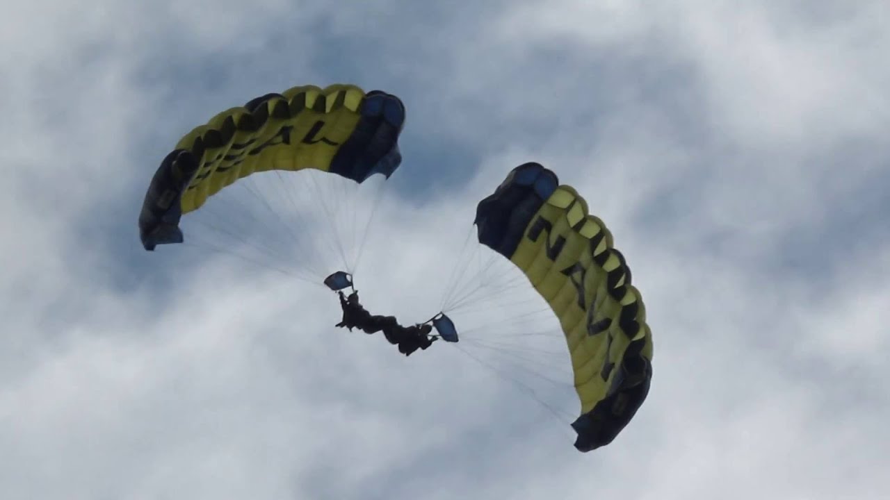 U.S. Navy Leap Frogs at Lynchburg 2016 - YouTube