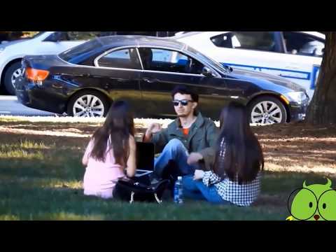 Besando a desconocidas sin decir ni una palabra, facil reto hotspanish