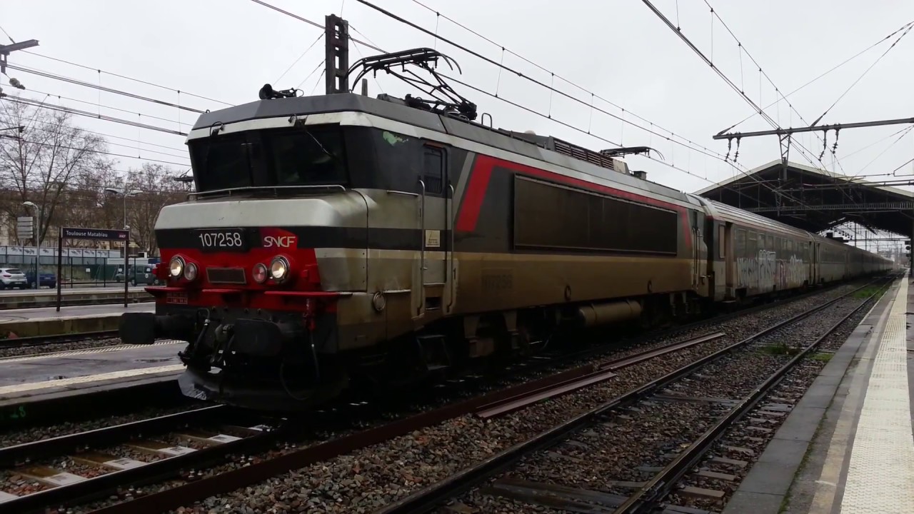 Gare de Toulouse départ de la BB 7258 - YouTube