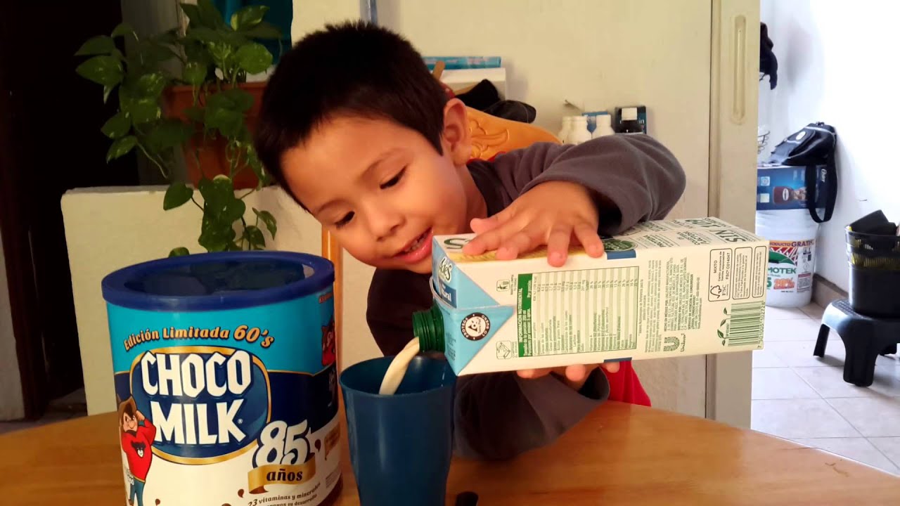 Cómo preparar leche con chocolate! - YouTube