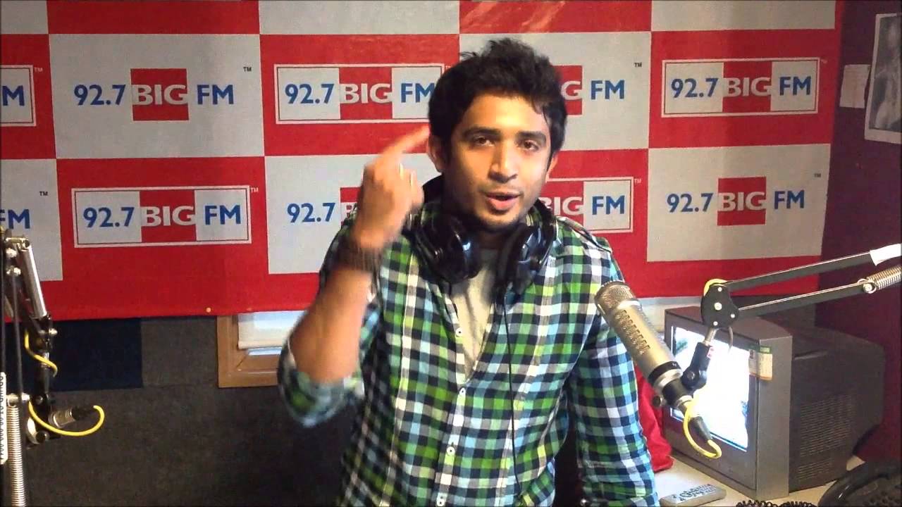 Big Fm RJ and Maa Music VJ Rockstar Ravi about CampuSpree - YouTube