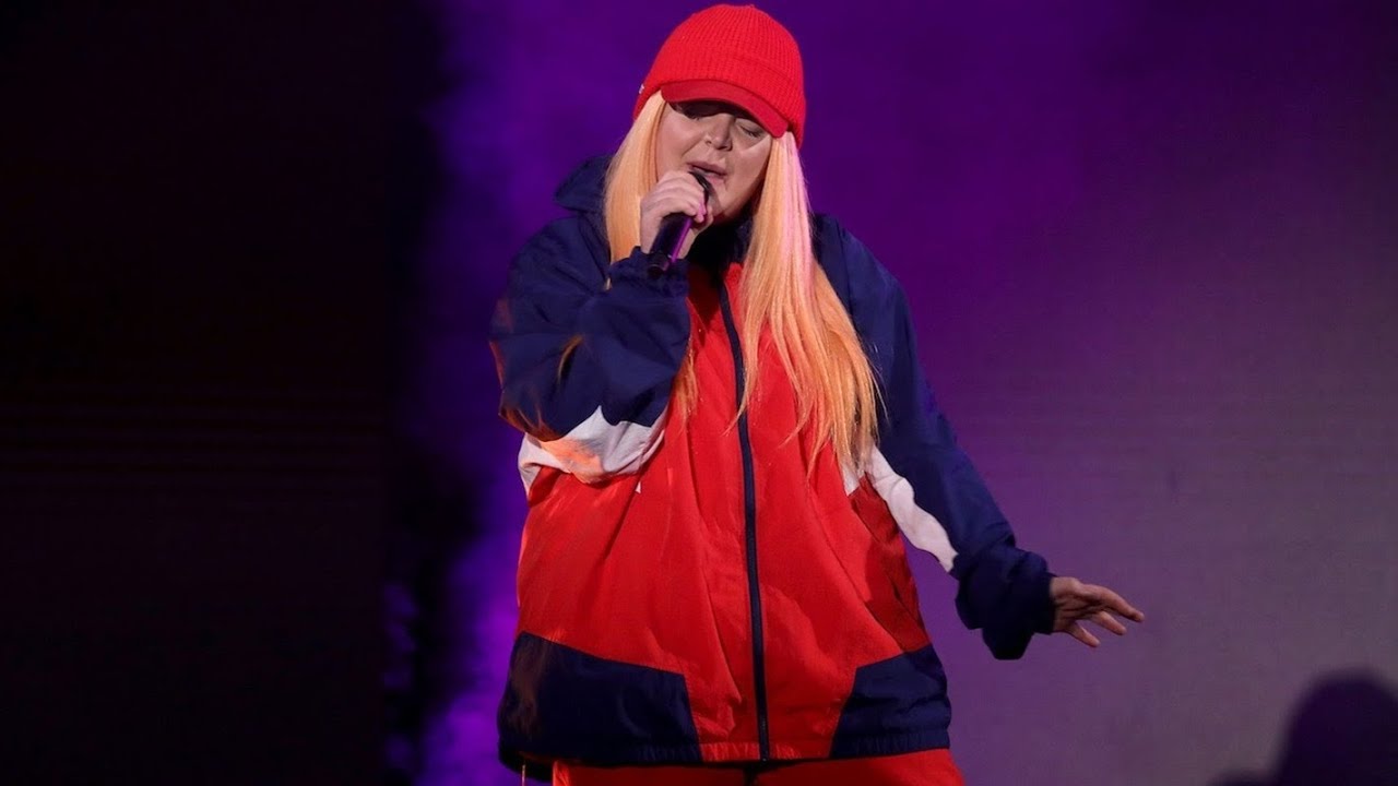 Tones And I - Dance Monkey (Live) - YouTube