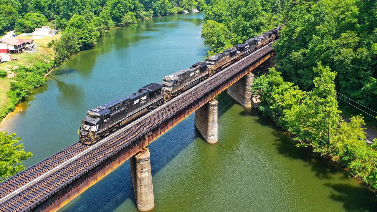 Norfolk Southern 196 across Harriman Junction with 6 engines up front ...
