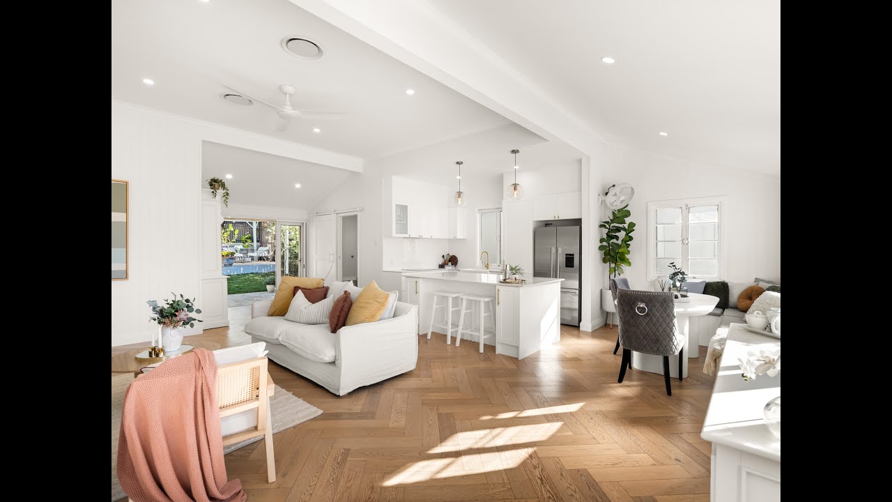 7 Loch Street, West End - YouTube