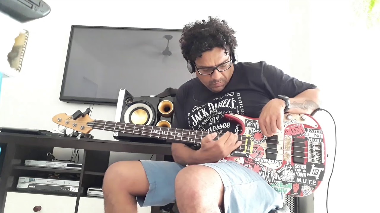Stevie Wonder - Sir Duke (bass cover) - YouTube