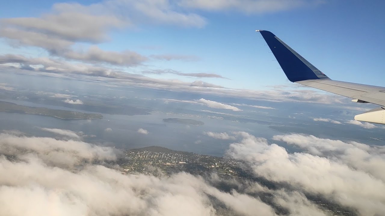 Alaska E190 SEA-YVR - YouTube