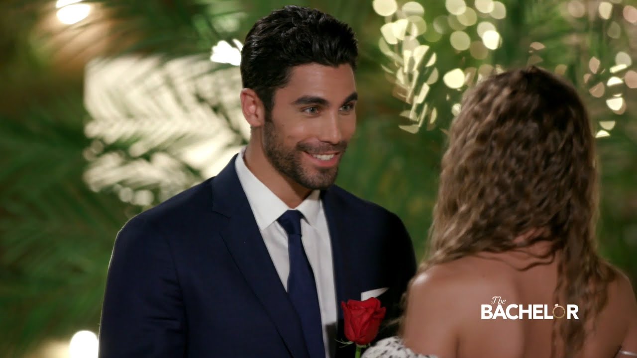 The Bachelor | Πρεμιέρα Πέμπτη 10/09 | 22:00 - YouTube