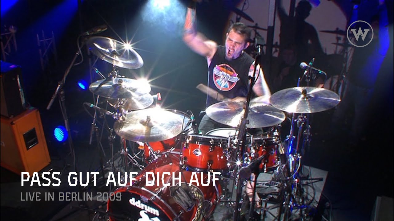 DER W - Pass gut auf dich auf (Live in Berlin) - YouTube
