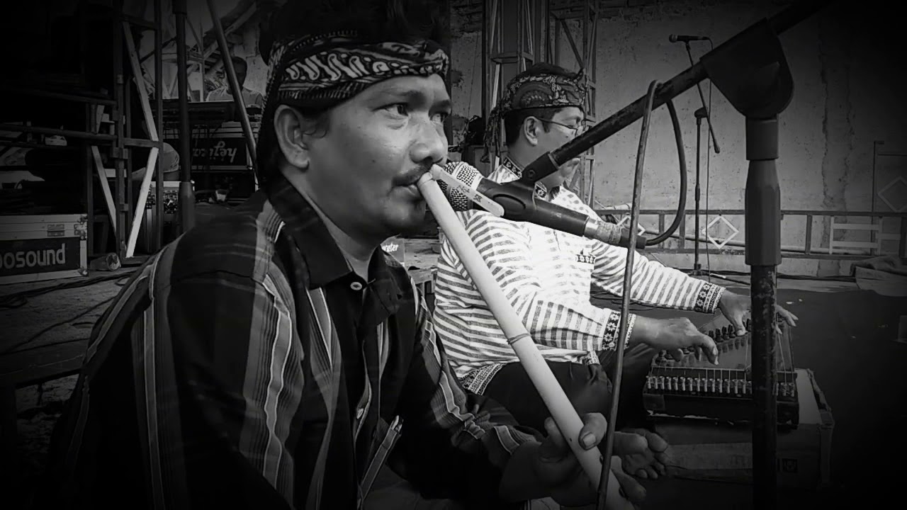 Kacapi suling upacara adat sunda - YouTube