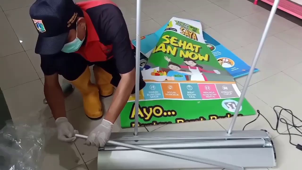 TUTORIAL CARA MEMASANG ROLL BANNER ELEKTRIK - YouTube