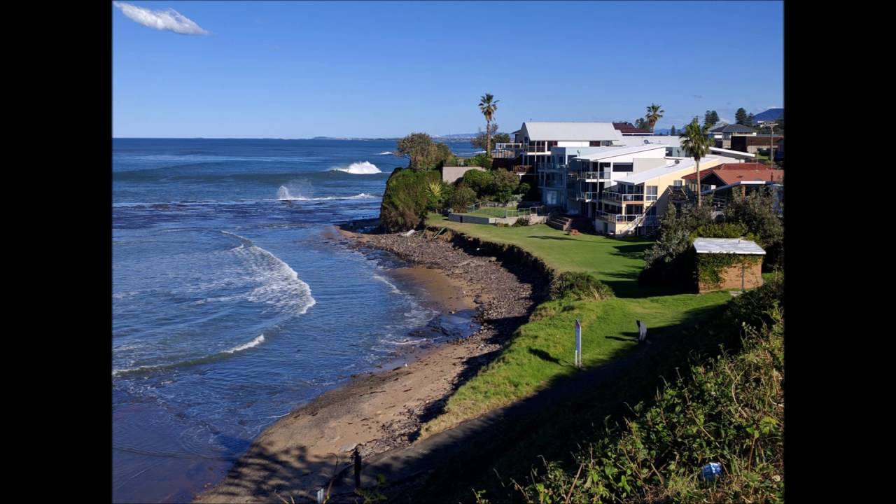 Short coast walk from Coledale Beach (NSW, Australia) to Sharky Beach ...