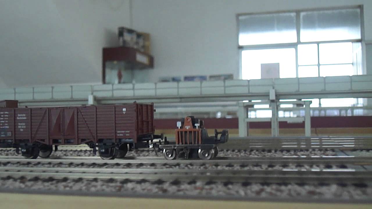 Bachmann HO scale gandy dancer 01 - YouTube