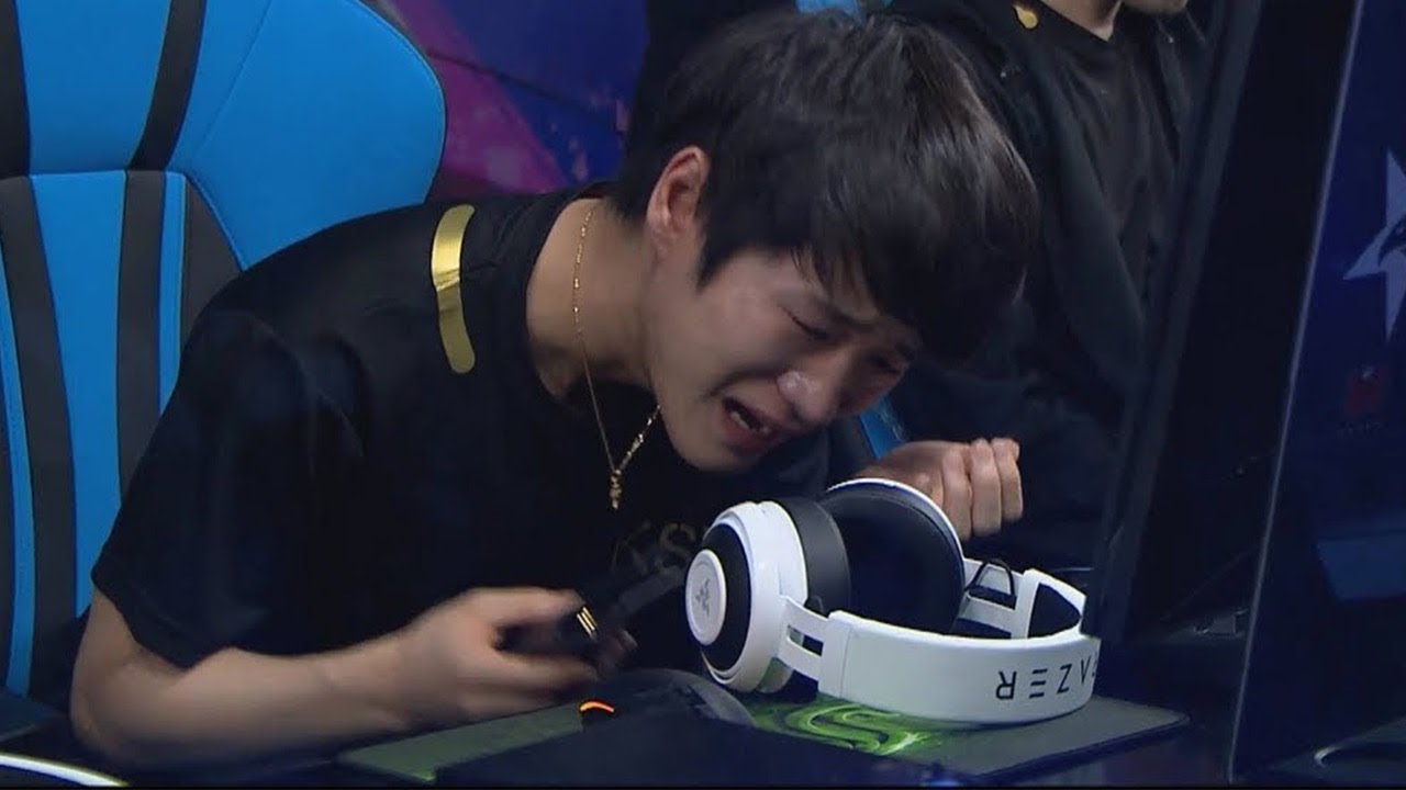 10 GREATEST Esports Moments Ever! - YouTube