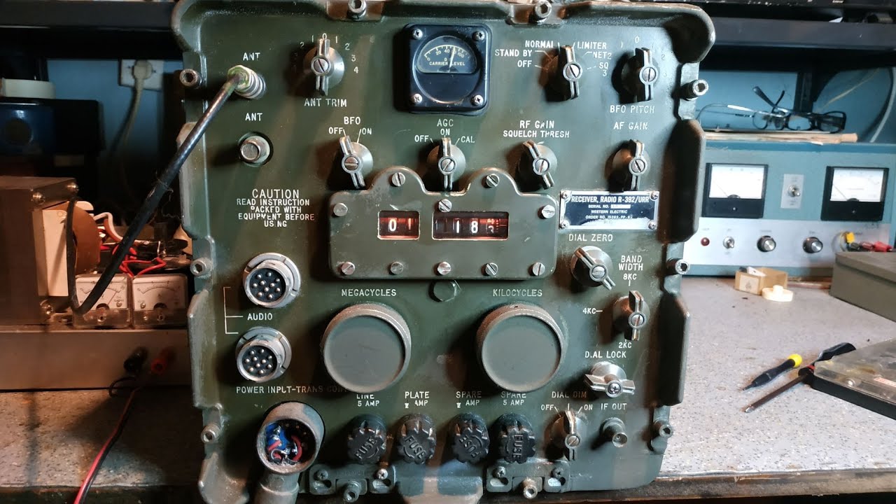 Radio Receiver R-392/URR - YouTube