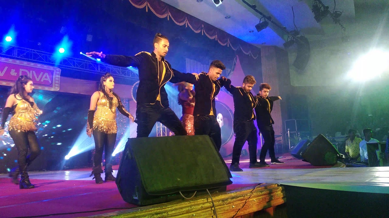 sambhavna seth dance in patna - YouTube