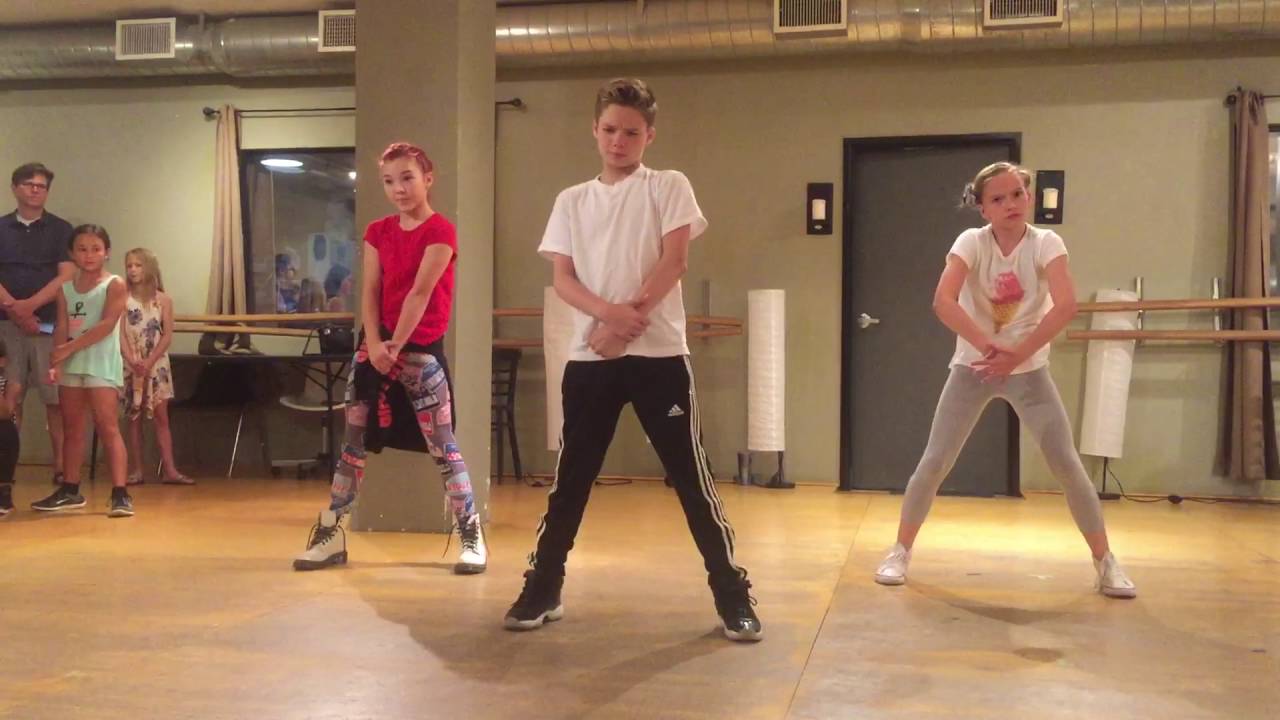 Connor dancing with Jayden Bartels (right) and Jordan (left) at The Basement on July 2 - YouTube