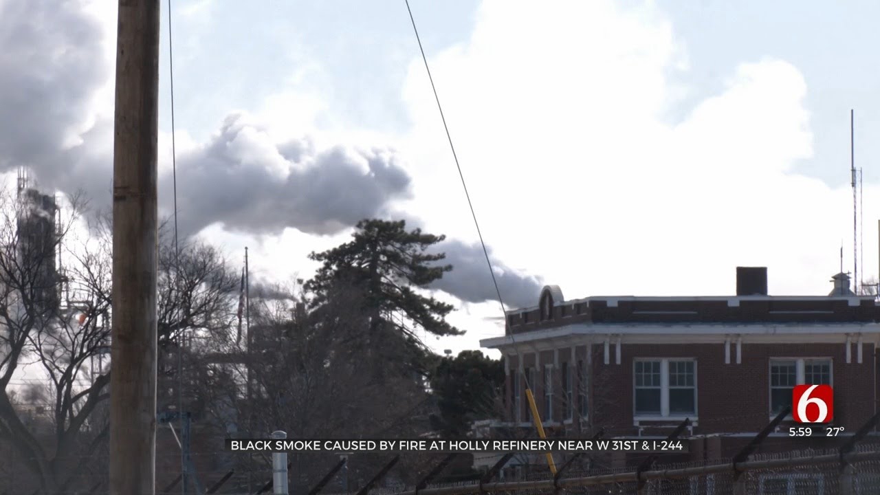 Black Smoke In Tulsa Caused By Fire At Holly Refinery - YouTube
