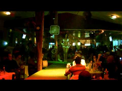 Karolina Brenes Pasarela Bar Los Reyes