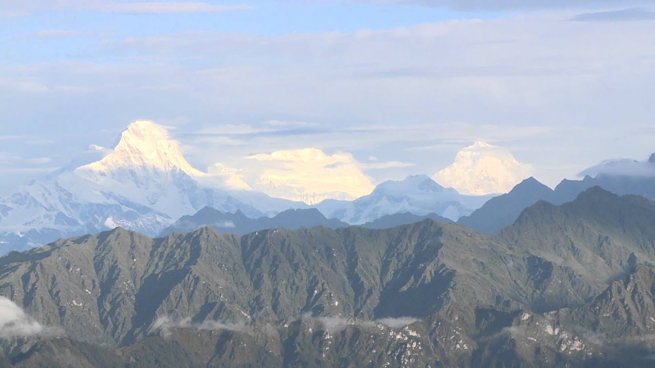 Amazing Himalayan View, Ganesh Himal. - YouTube