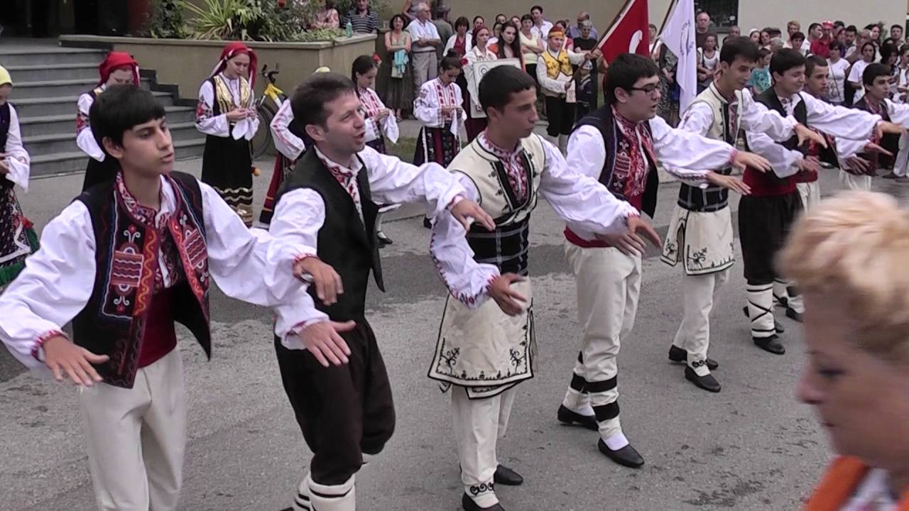Folk dance - Turkish ensemble "Anadolu folklor" - CaLaBREAZA Festival ...