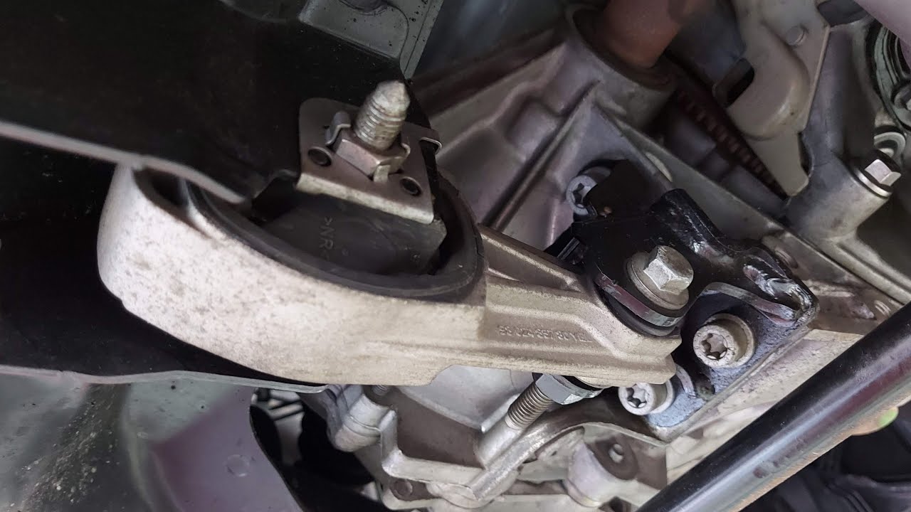 Peugeot 208 Rear Engine Mount Replacement - YouTube