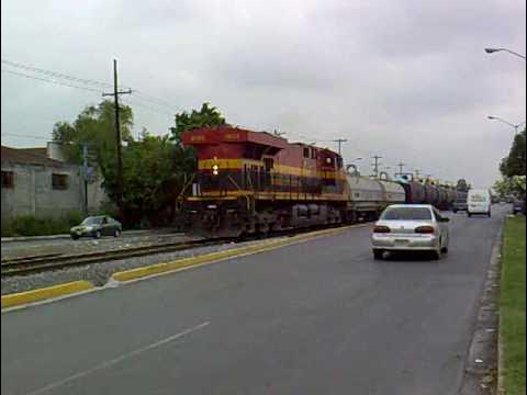 KCSM ES44AC 4663 corriendo de reversa...Video 300!! / ES44AC running long hood forward!! - YouTube