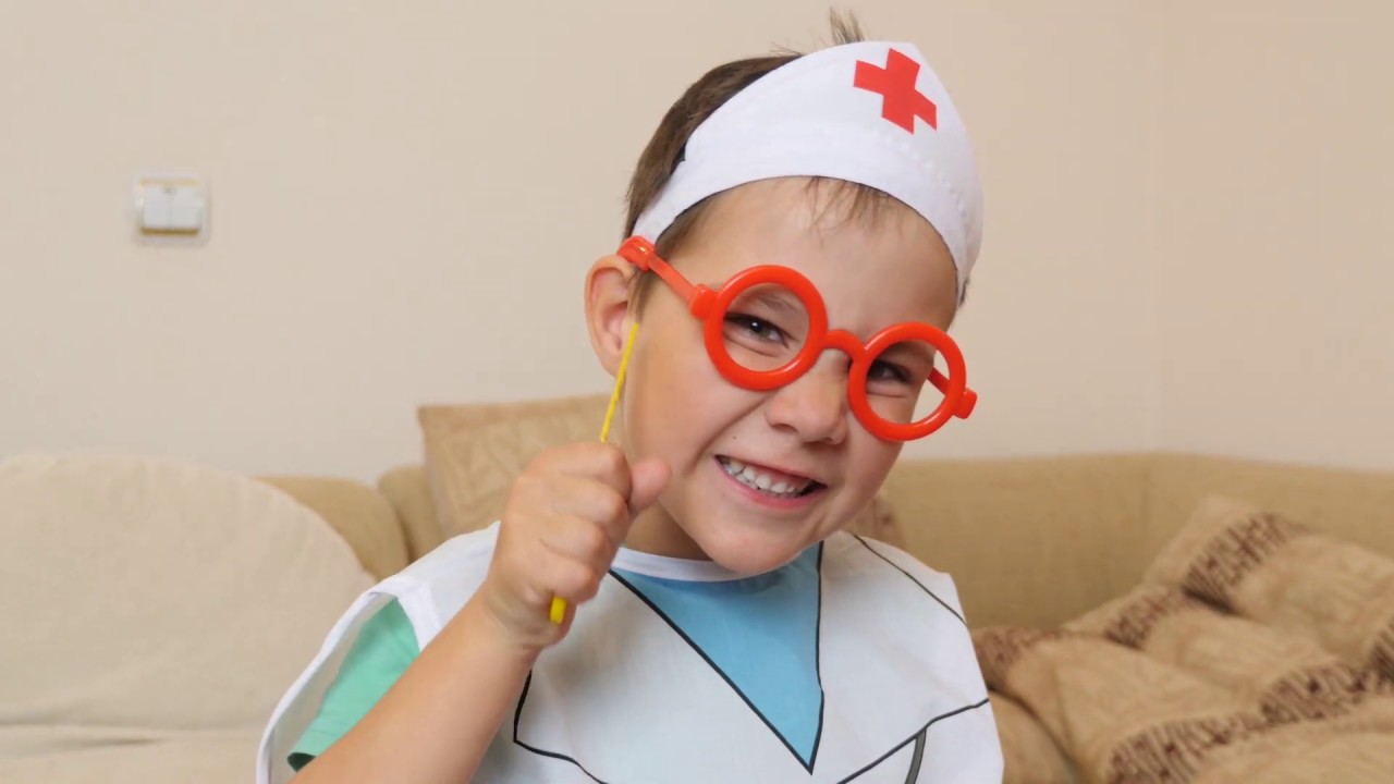 Kid Plays a Doctor - YouTube