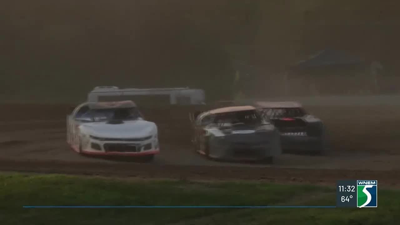 Racing Around Mid-Michigan: Silver Bullet Speedway - YouTube