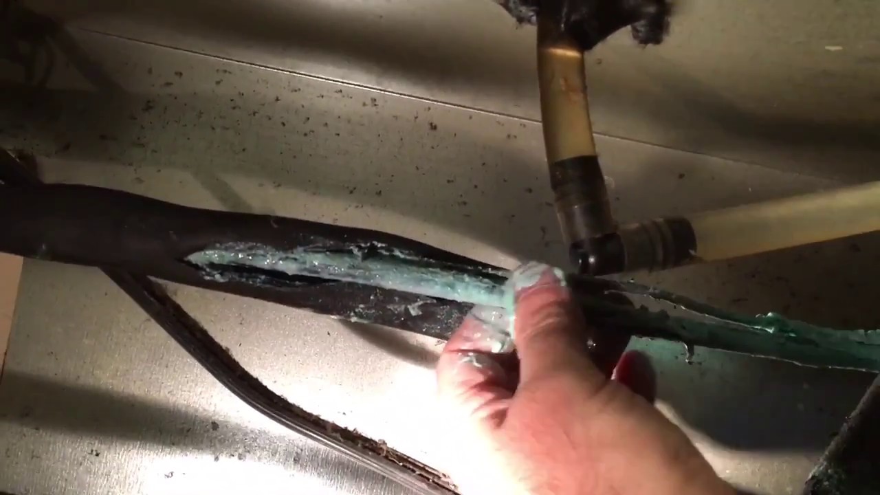 True Prep table TSSU-72-30M-B-ST. Suction line Nasty Green Mess. - YouTube