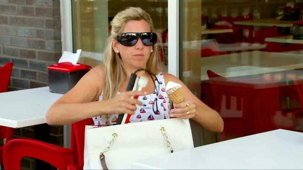 Hilarious Pranks - Fake Blind People in the City - YouTube