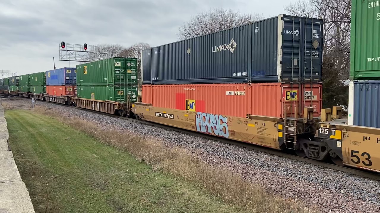 Eastbound Union Pacific intermodal pulling out of Global III Railroad ...