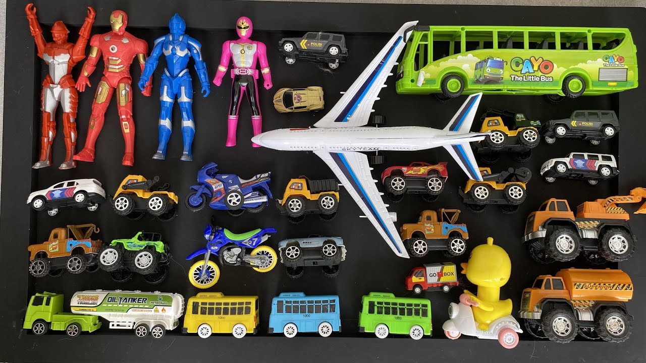 Mencari Dan Menemukan Mainan Bersama Kucing Ada Kereta Api,Ultraman ...