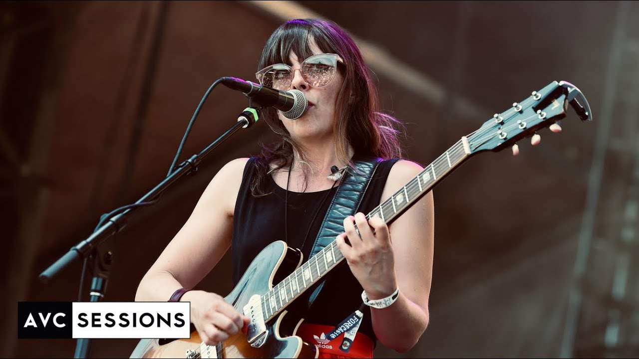 Frances Quinlan performs an intimate house show | AVC Sessions: House ...