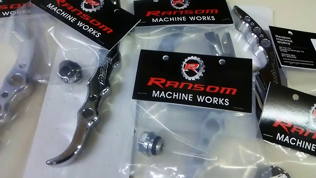 Ransom Machine Works の隼用クロームとコントラスト ビレットパーツ - YouTube