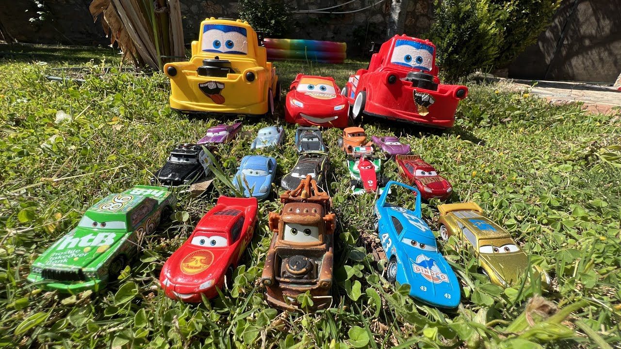 Disney Pixar Cars falling into deep pool, Lightning McQueen, Tow Mater ...
