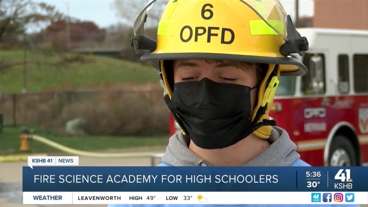 Fire science academy for high school students - YouTube