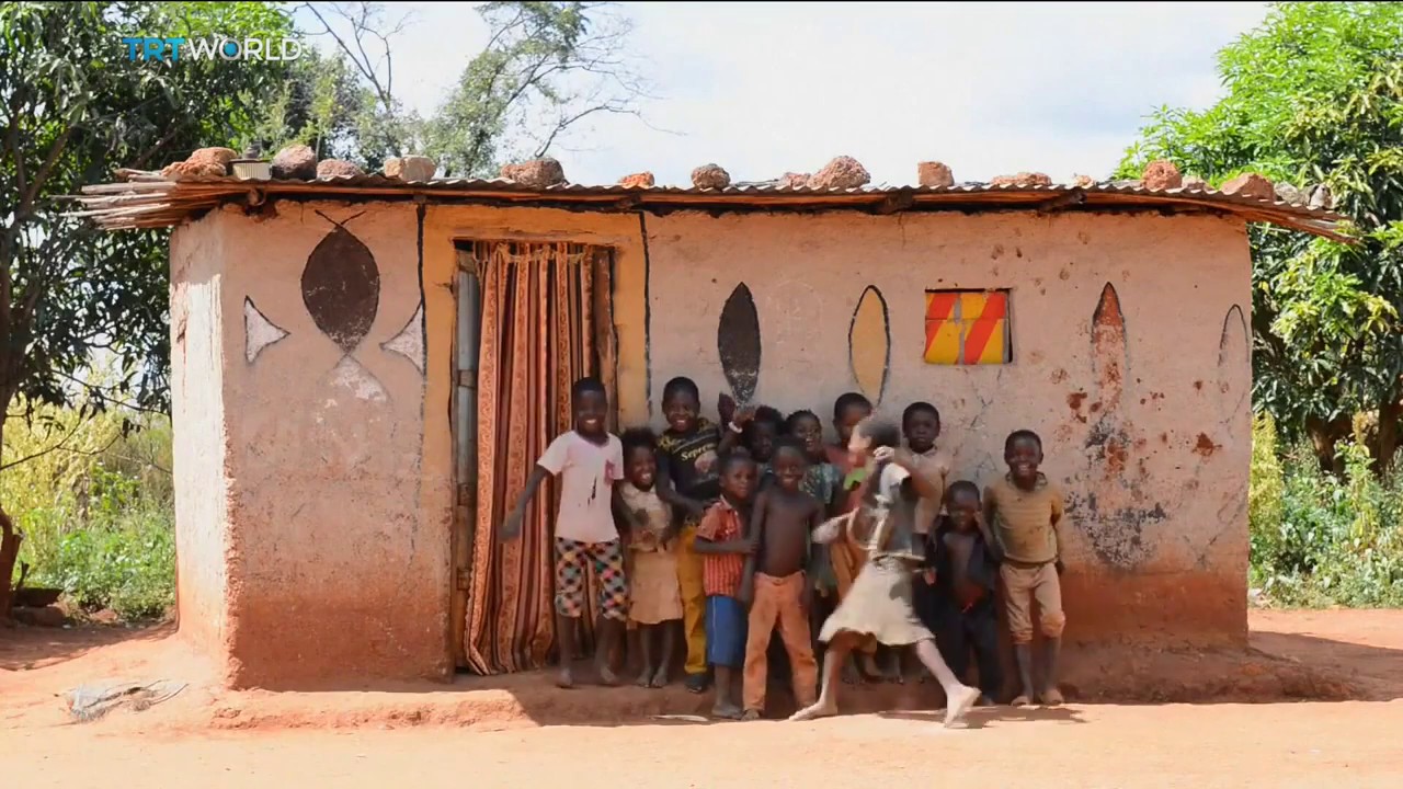D.R Congo Art: Village Becomes Tourist Attraction - YouTube