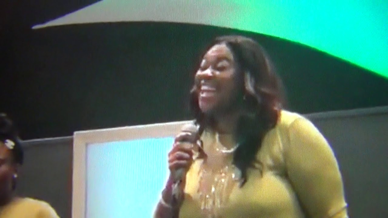 Lisa Knowles- Smith & Brown Singer 9/30/2018 - YouTube