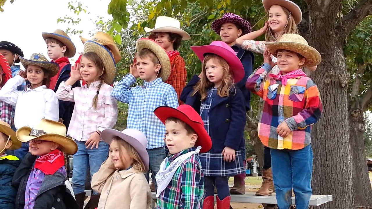 Kindergarten Cowboy Christmas Performance - YouTube