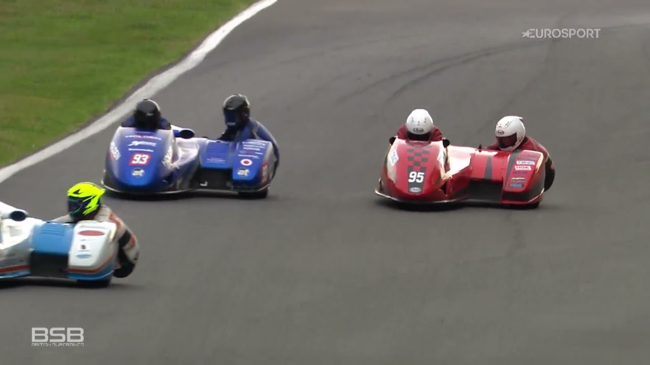 Molson Group British Sidecars - Cadwell Park - Race 1 - YouTube